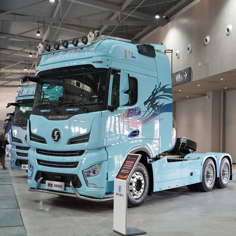 Chinese Shacman X6000 AMT Tractor Truck 6X4 610HP EURO 5